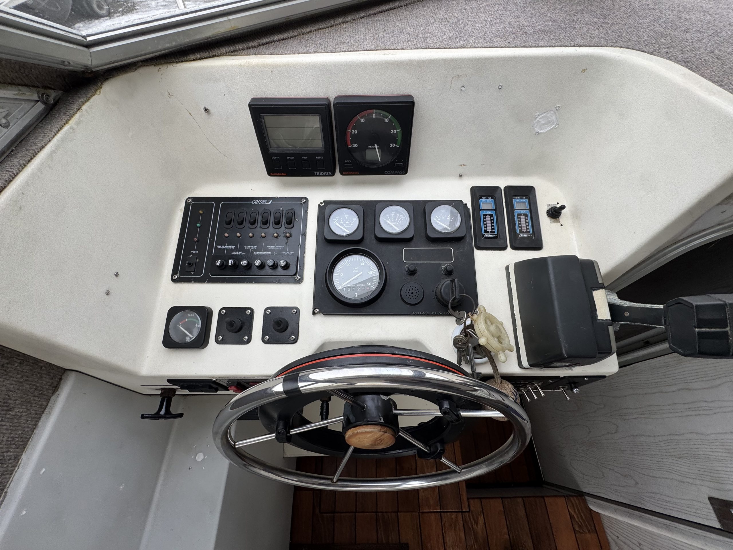 Gib Sea Jamaica 27 fly – Plovila Mlakar